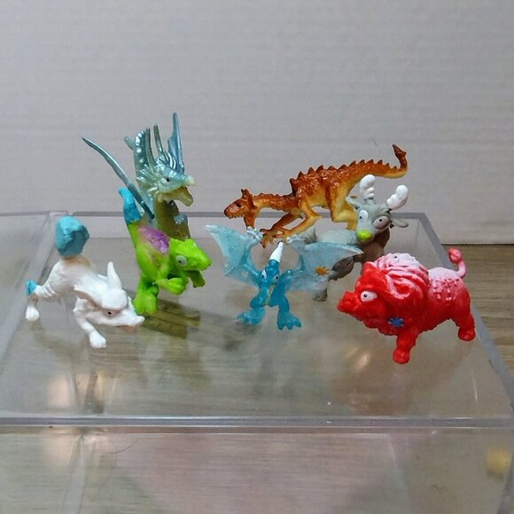 Zuru | Toys | 8 Zuru Ice Age Smashers Minifigures And 2 Rubber Dragons ...